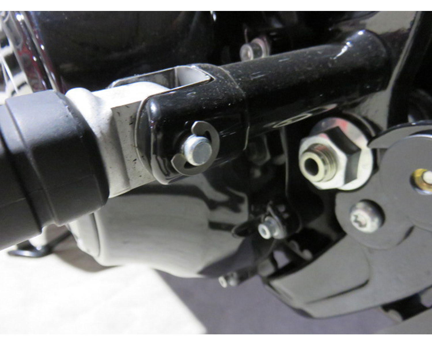 025407 50500701 M8ソフテイル フロントフットペグ Eクリップ - ハーレー用パーツ カスタムパーツの通信販売 ネオ ...